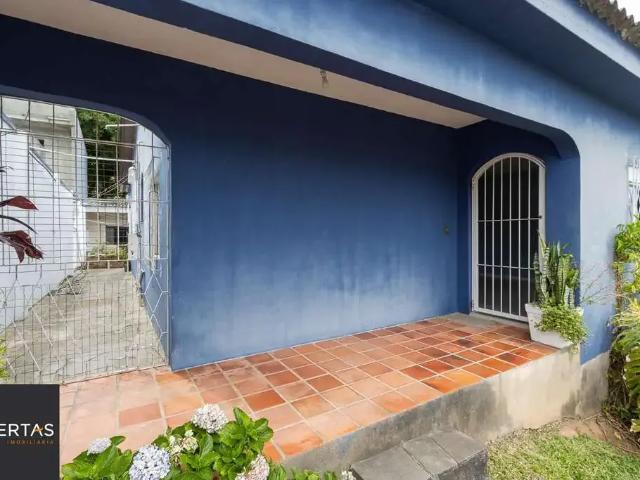 Casa / Sobrado para Venda em Porto Alegre/RS Cavalhada 4 Quartos