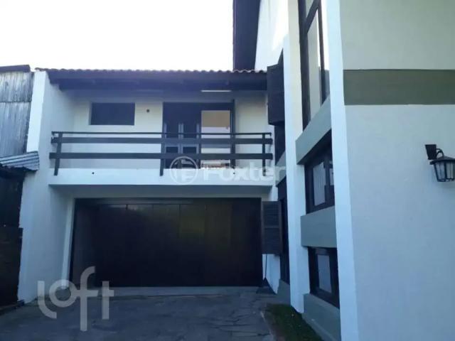 Casa / Sobrado para Venda em Porto Alegre/RS Cavalhada 4 Quartos
