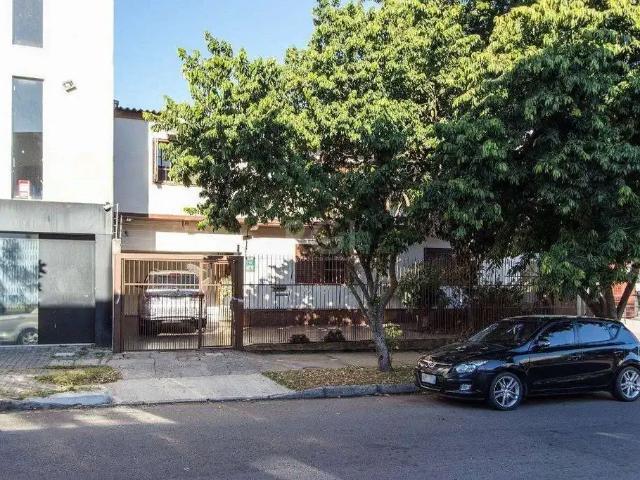 Casa / Sobrado para Venda em Porto Alegre/RS Cavalhada 4 Quartos