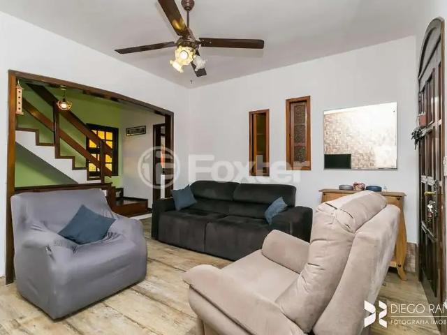Casa / Sobrado para Venda em Porto Alegre/RS Cavalhada 5 Quartos