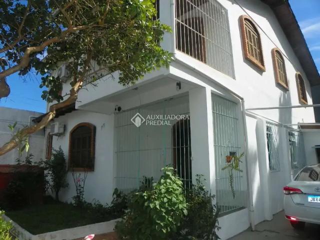 Casa / Sobrado para Venda em Porto Alegre/RS Cavalhada 6 Quartos