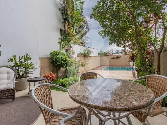 Casa / Sobrado para Venda em Porto Alegre/RS Chácara das Pedras 3 Quartos