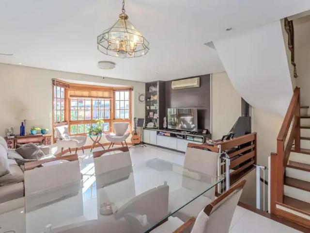 Casa / Sobrado para Venda em Porto Alegre/RS Chácara das Pedras 3 Quartos
