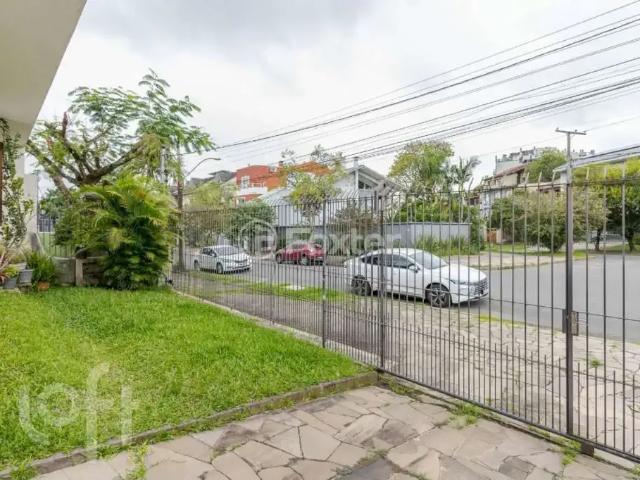 Casa / Sobrado para Venda em Porto Alegre/RS Chácara das Pedras 4 Quartos