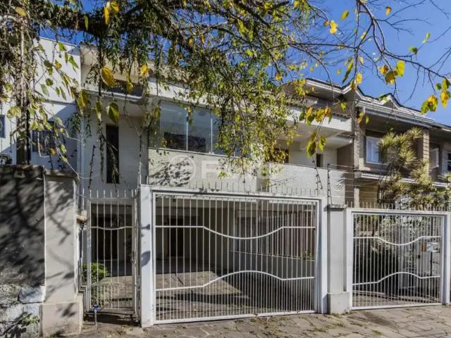 Casa / Sobrado para Venda em Porto Alegre/RS Chácara das Pedras 4 Quartos