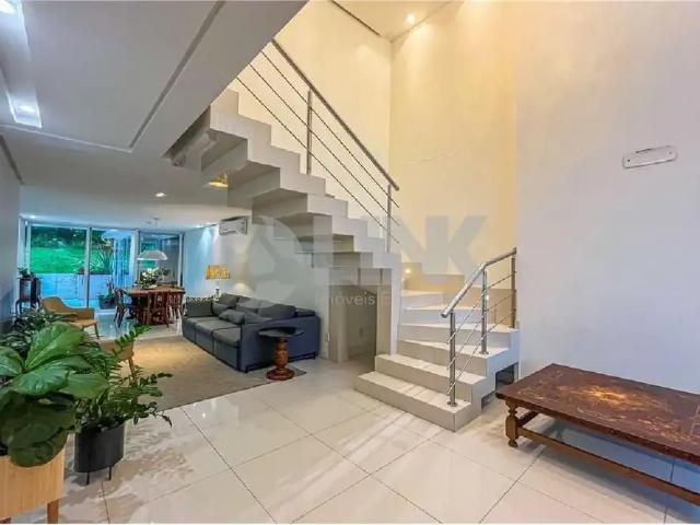 Casa / Sobrado para Venda em Porto Alegre/RS Chácara das Pedras 4 Quartos