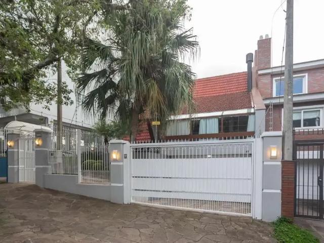 Casa / Sobrado para Venda em Porto Alegre/RS Chácara das Pedras 4 Quartos