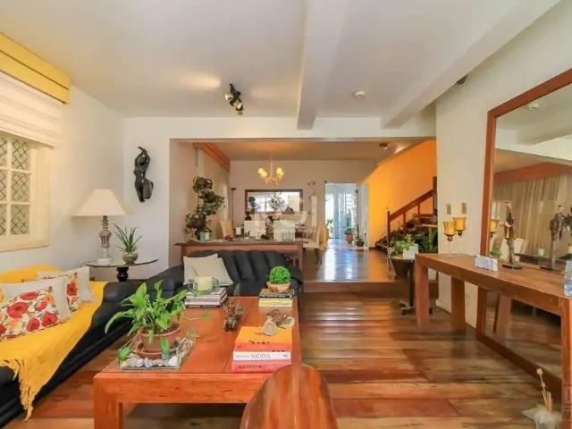 Casa / Sobrado para Venda em Porto Alegre/RS Chácara das Pedras 4 Quartos
