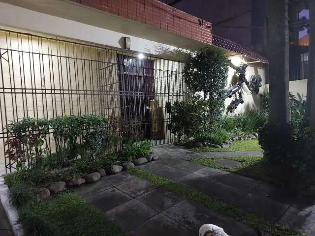 Casa / Sobrado para Venda em Porto Alegre/RS Chácara das Pedras 6 Quartos