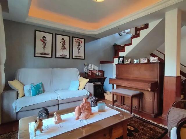 Casa / Sobrado para Venda em Porto Alegre/RS Coronel Aparício Borges 3 Quartos