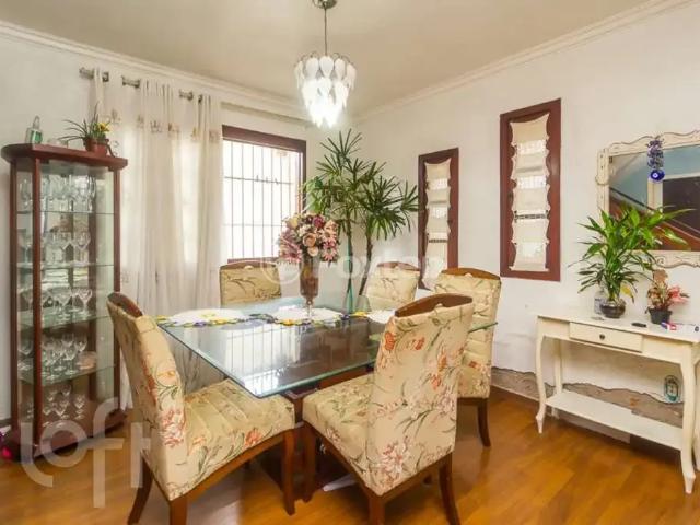 Casa / Sobrado para Venda em Porto Alegre/RS Coronel Aparício Borges 3 Quartos
