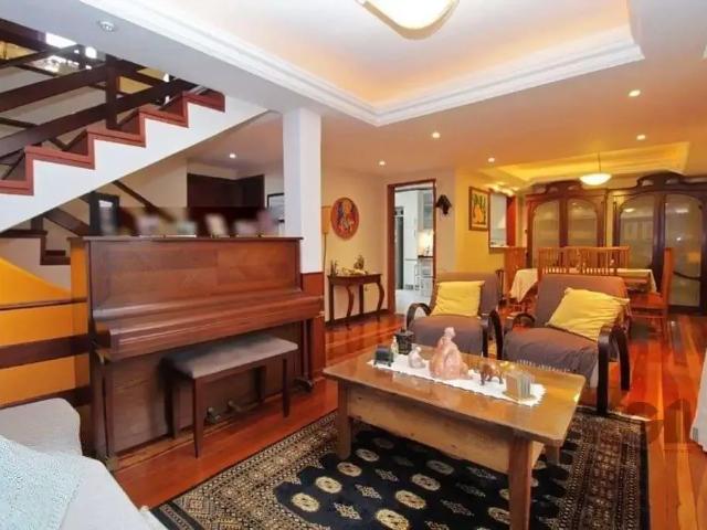 Casa / Sobrado para Venda em Porto Alegre/RS Coronel Aparício Borges 3 Quartos