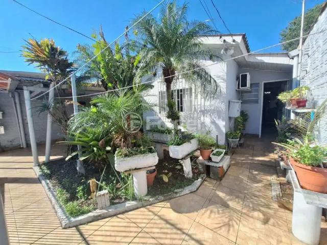 Casa / Sobrado para Venda em Porto Alegre/RS Costa e Silva 3 Quartos