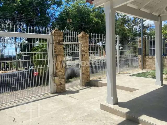Casa / Sobrado para Venda em Porto Alegre/RS Costa e Silva 3 Quartos