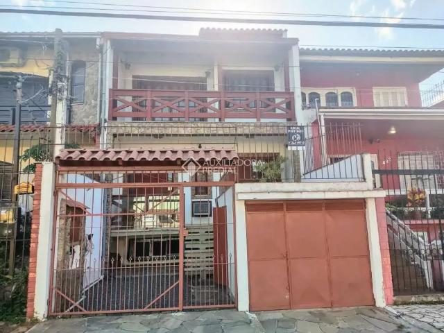 Casa / Sobrado para Venda em Porto Alegre/RS Costa e Silva 4 Quartos