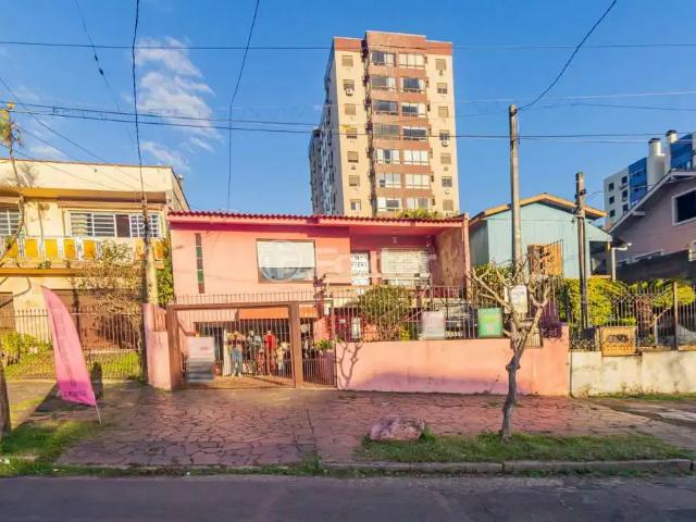 Casa / Sobrado para Venda em Porto Alegre/RS Cristo Redentor 3 Quartos