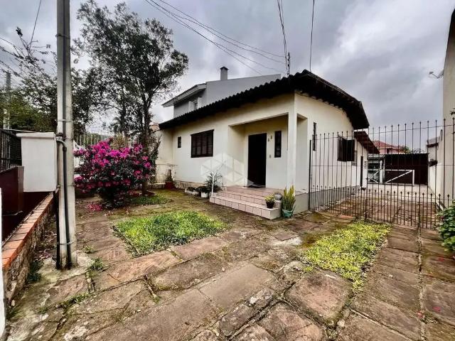 Casa / Sobrado para Venda em Porto Alegre/RS Cristo Redentor 3 Quartos