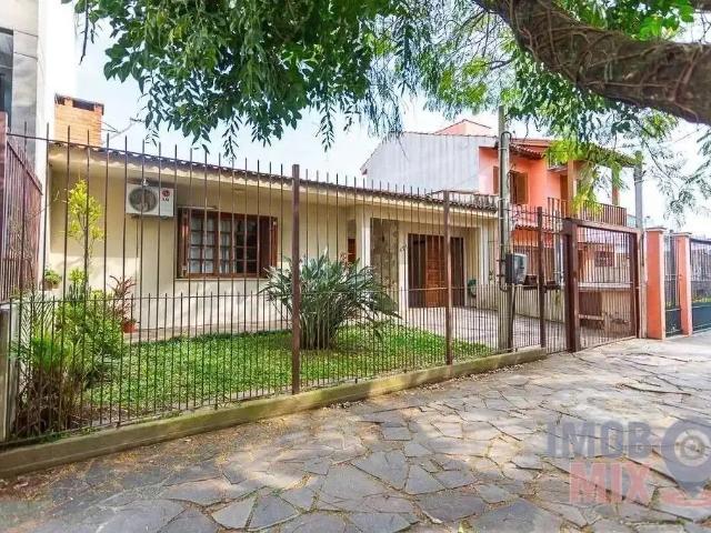 Casa / Sobrado para Venda em Porto Alegre/RS Cristo Redentor 3 Quartos