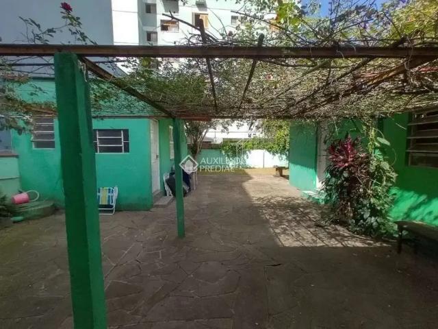 Casa / Sobrado para Venda em Porto Alegre/RS Cristo Redentor 4 Quartos