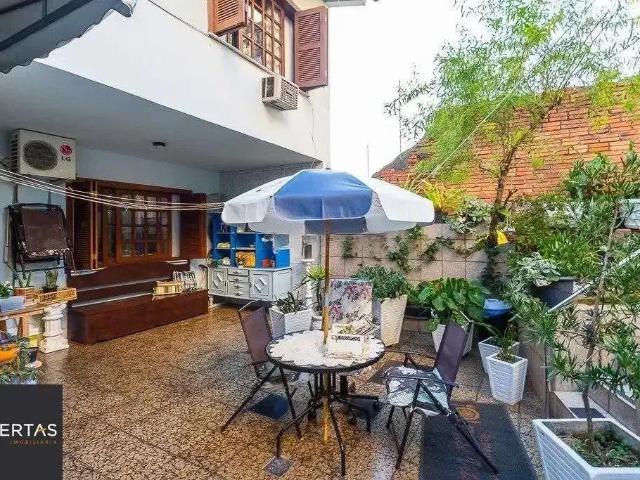Casa / Sobrado para Venda em Porto Alegre/RS Cristo Redentor 6 Quartos