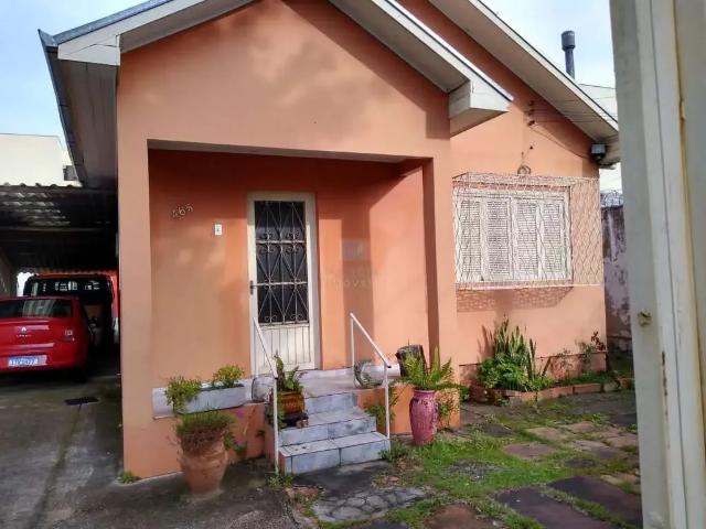 Casa / Sobrado para Venda em Porto Alegre/RS Cristo Redentor 6 Quartos