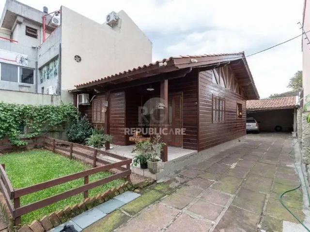 Casa / Sobrado para Venda em Porto Alegre/RS Cristal 2 Quartos