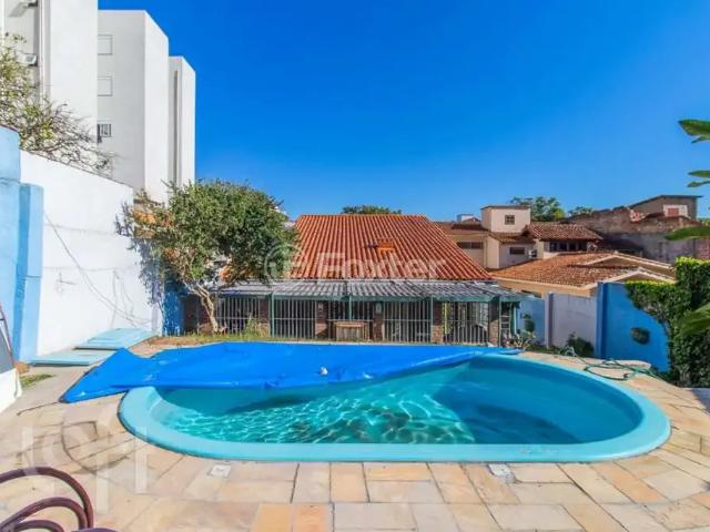 Casa / Sobrado para Venda em Porto Alegre/RS Cristal 3 Quartos