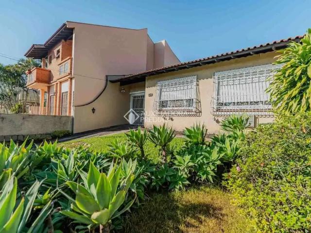 Casa / Sobrado para Venda em Porto Alegre/RS Cristal 3 Quartos