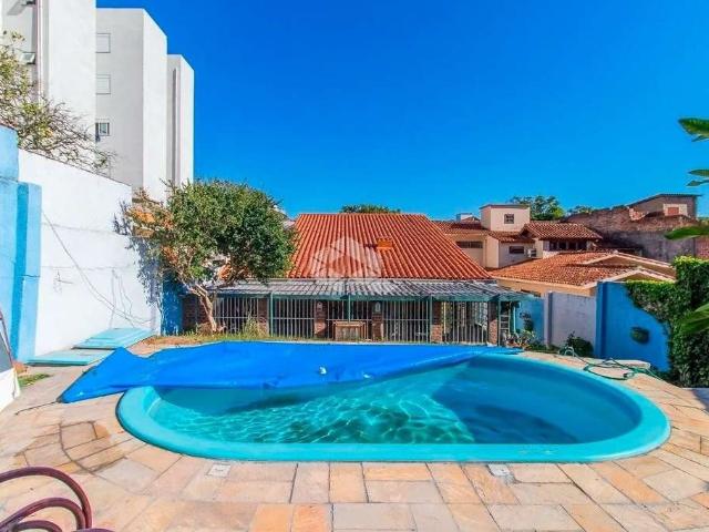 Casa / Sobrado para Venda em Porto Alegre/RS Cristal 3 Quartos
