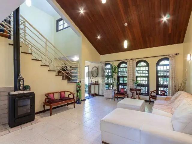 Casa / Sobrado para Venda em Porto Alegre/RS Cristal 3 Quartos