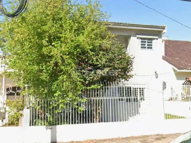Casa / Sobrado para Venda em Porto Alegre/RS Cristal 3 Quartos