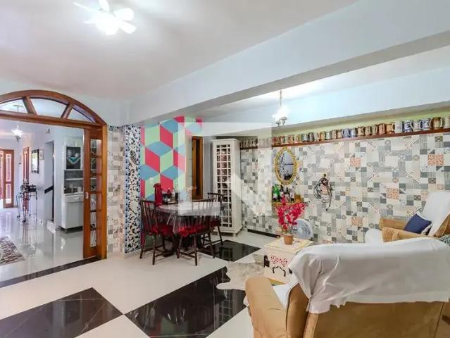 Casa / Sobrado para Venda em Porto Alegre/RS Cristal 3 Quartos