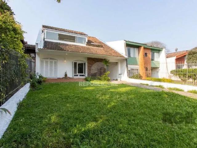 Casa / Sobrado para Venda em Porto Alegre/RS Cristal 3 Quartos