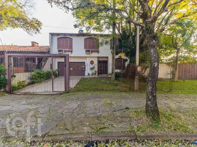 Casa / Sobrado para Venda em Porto Alegre/RS Cristal 3 Quartos