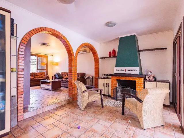 Casa / Sobrado para Venda em Porto Alegre/RS Cristal 3 Quartos