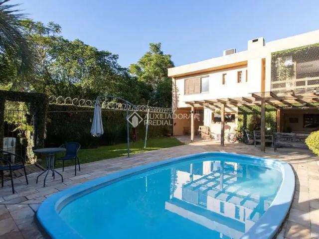 Casa / Sobrado para Venda em Porto Alegre/RS Cristal 3 Quartos