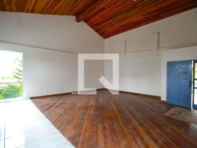 Casa / Sobrado para Venda em Porto Alegre/RS Cristal 3 Quartos
