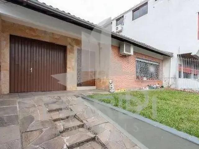 Casa / Sobrado para Venda em Porto Alegre/RS Cristal 3 Quartos