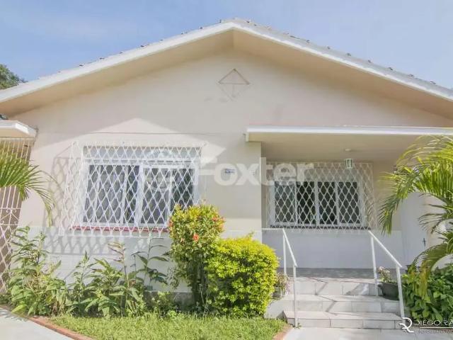Casa / Sobrado para Venda em Porto Alegre/RS Cristal 3 Quartos