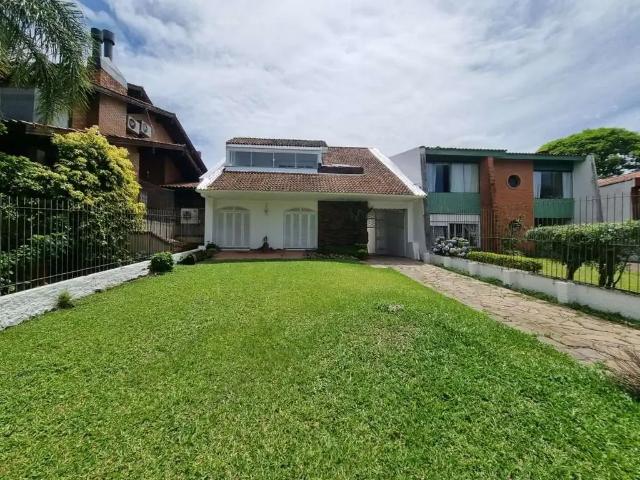 Casa / Sobrado para Venda em Porto Alegre/RS Cristal 3 Quartos