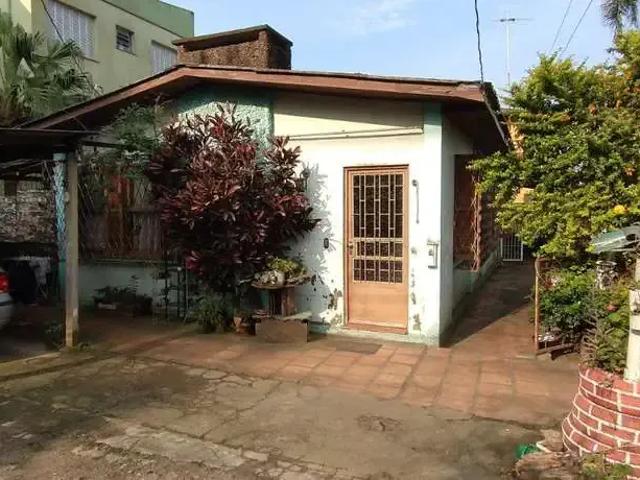 Casa / Sobrado para Venda em Porto Alegre/RS Cristal 3 Quartos