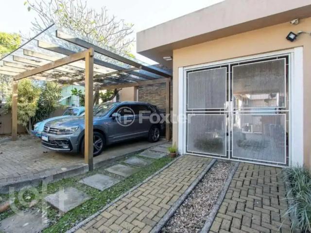 Casa / Sobrado para Venda em Porto Alegre/RS Cristal 3 Quartos