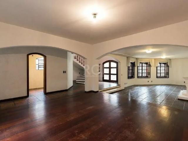 Casa / Sobrado para Venda em Porto Alegre/RS Cristal 4 Quartos