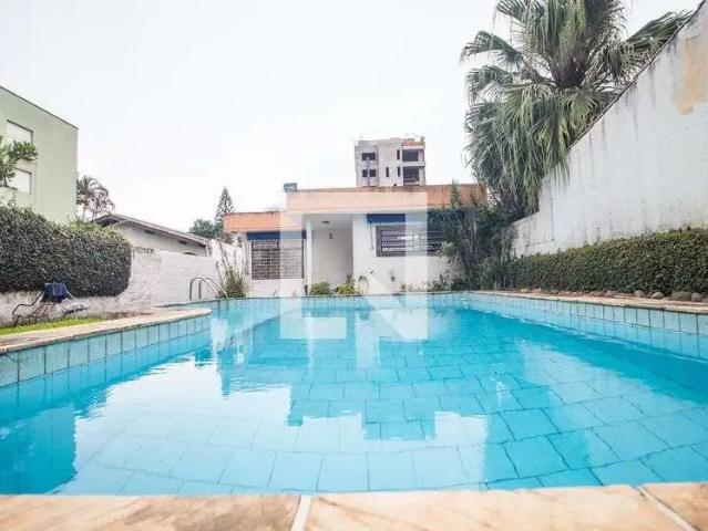 Casa / Sobrado para Venda em Porto Alegre/RS Cristal 4 Quartos