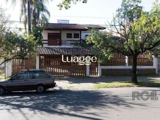 Casa / Sobrado para Venda em Porto Alegre/RS Cristal 4 Quartos