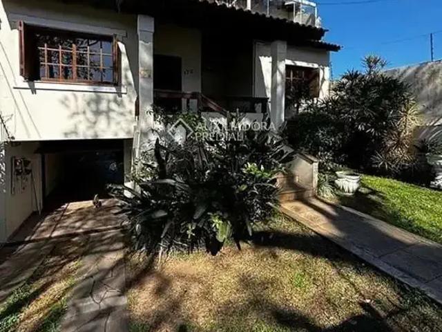 Casa / Sobrado para Venda em Porto Alegre/RS Cristal 4 Quartos