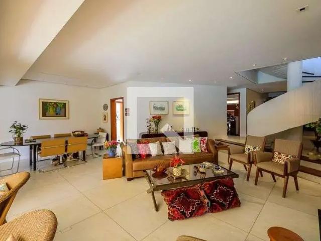 Casa / Sobrado para Venda em Porto Alegre/RS Cristal 4 Quartos