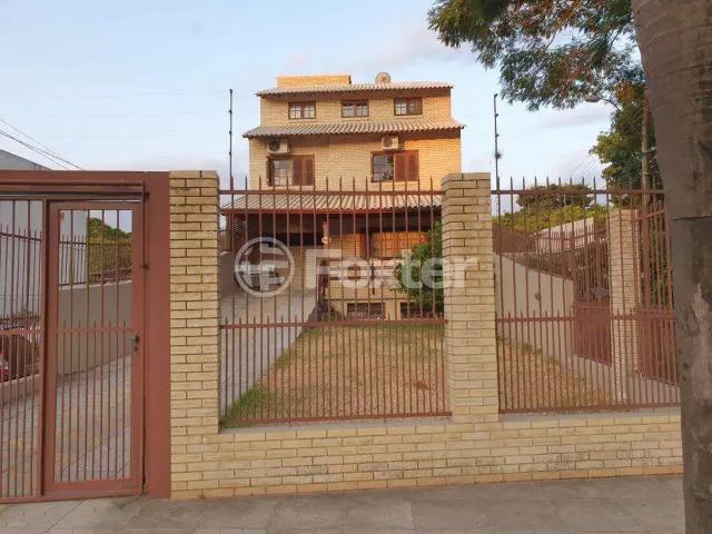 Casa / Sobrado para Venda em Porto Alegre/RS Cristal 4 Quartos