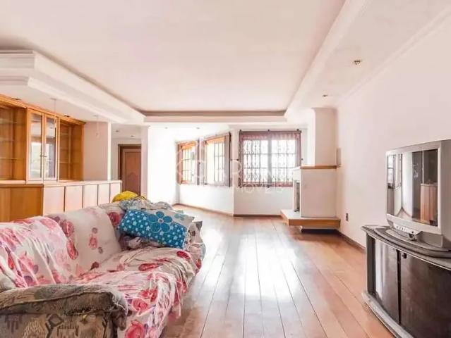 Casa / Sobrado para Venda em Porto Alegre/RS Cristal 4 Quartos