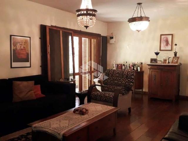 Casa / Sobrado para Venda em Porto Alegre/RS Cristal 4 Quartos
